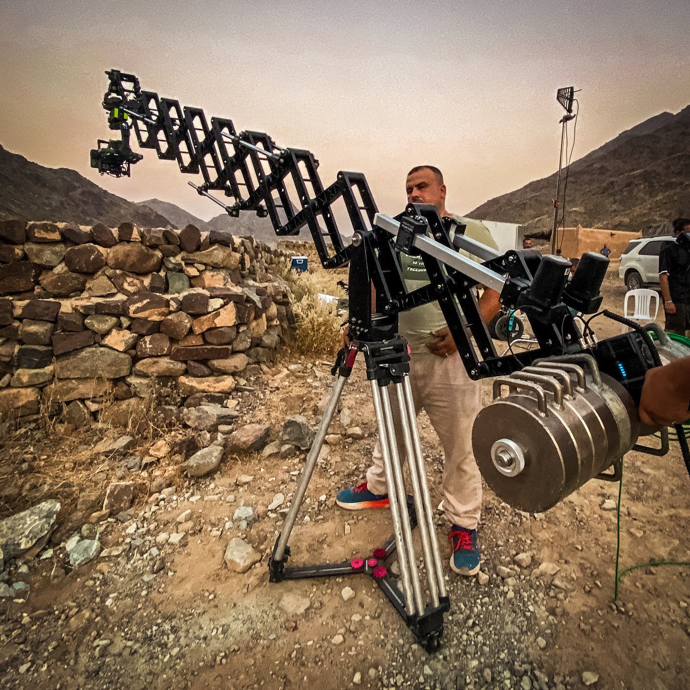 Proaim SJ30 Powermatic Scissor 17ft Telescopic Camera Jib — Proaim.be